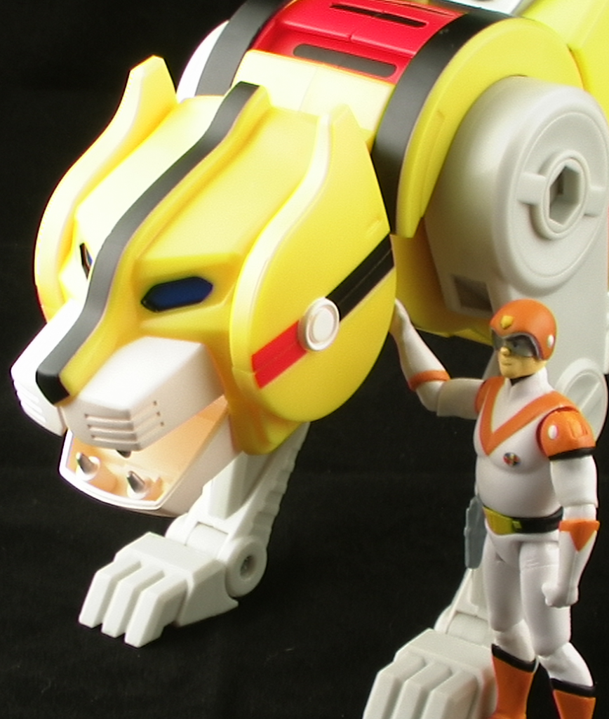 Mattel Voltron Classics Yellow Lion and Hunk Figure Review | Pixel-Dan.com